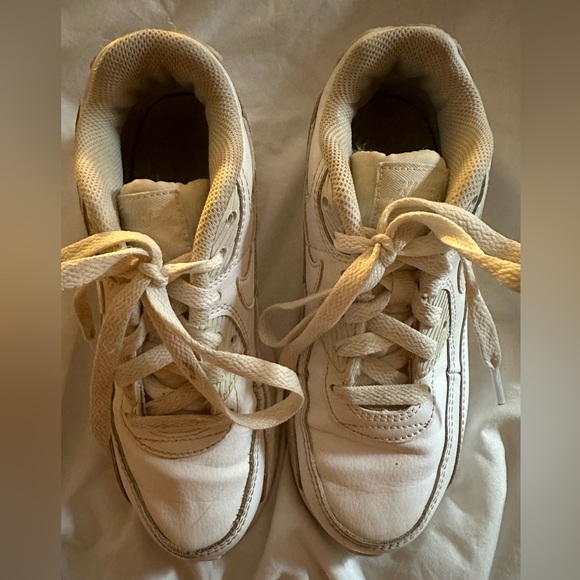 Nike | Shoes | Guc Nike Air Tennis Shoes Size 2y | Poshmark